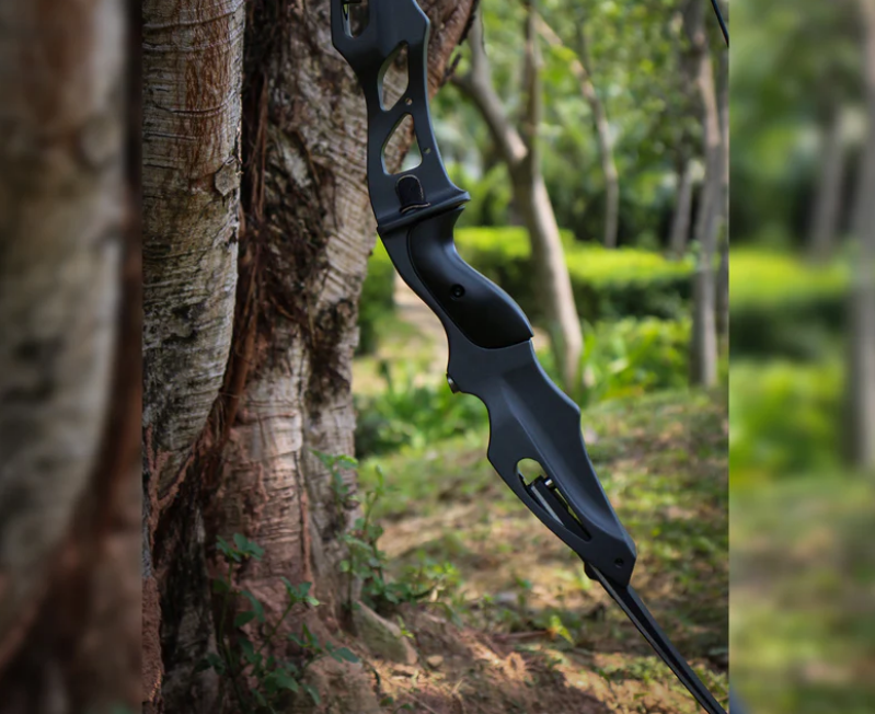Bosen 62" BLACK BLADE TRADITIONAL HUNTING BOWS RH - topointarchery